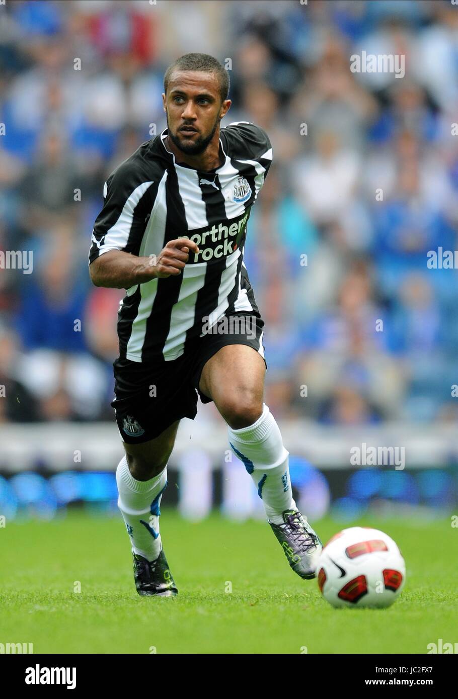 WAYNE ROUTLEDGE NEWCASTLE UNITED FC IBROX STADIUM GLASGOW SCOTLAND 07 ...