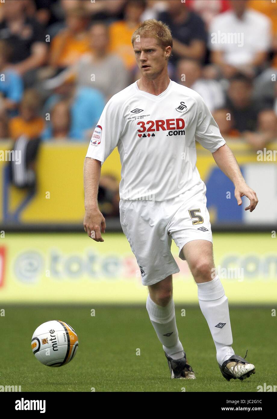 ALAN TATE SWANSEA CITY FC KC STADIUM HULL ENGLAND 07 August 2010 Stock ...
