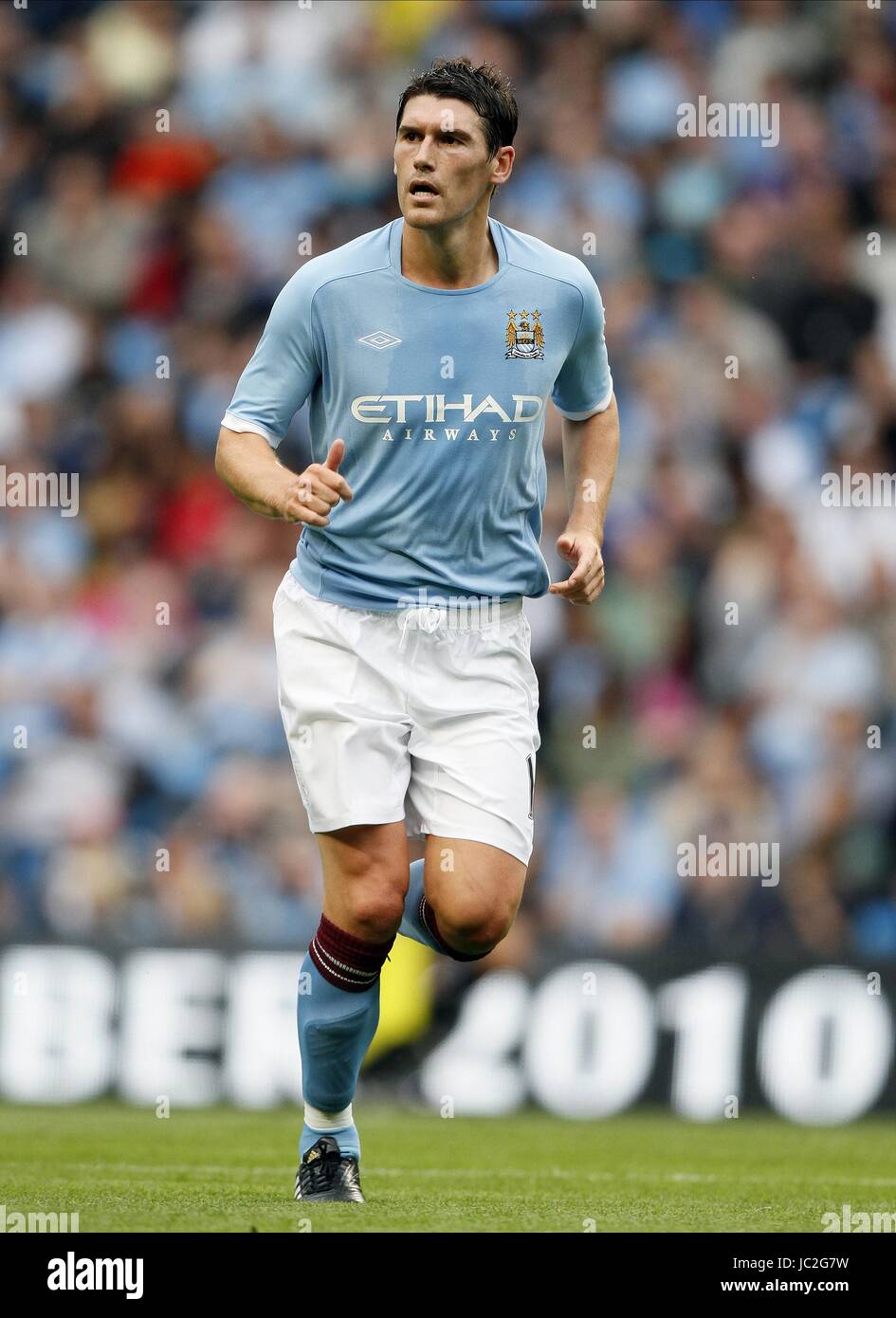 GARETH BARRY MANCHESTER CITY FC MANCHESTER CITY FC EASTLANDS CITY OF ...