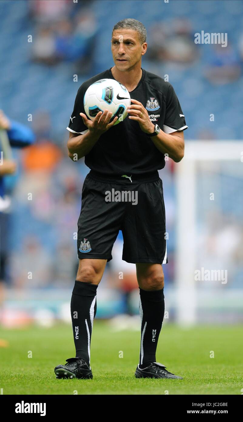 Newcastle united manager chris hughton hi-res stock photography and ...
