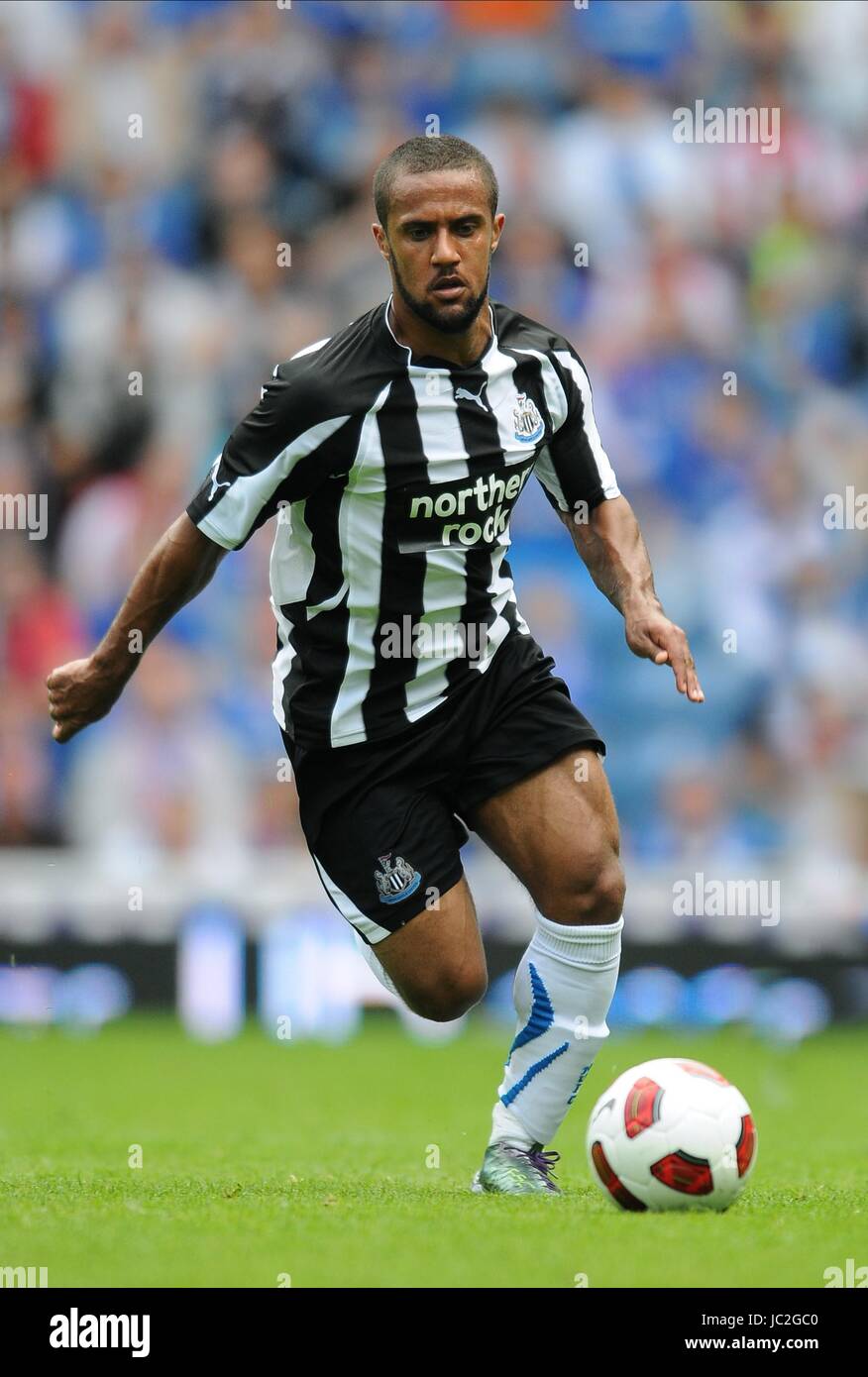 WAYNE ROUTLEDGE NEWCASTLE UNITED FC NEWCASTLE UNITED FC IBROX STADIUM ...