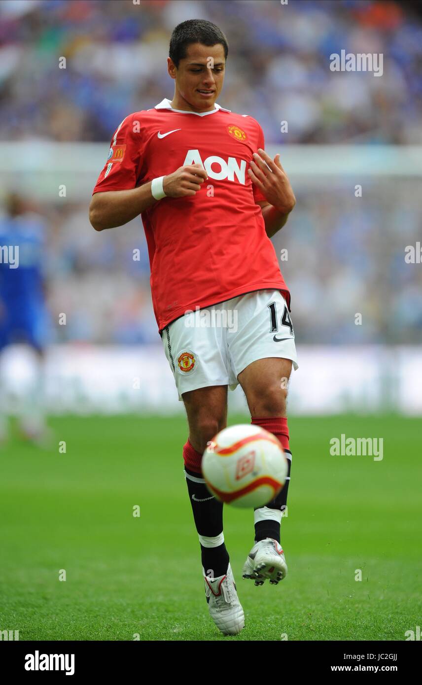 JAVIER HERNANDEZ MANCHESTER UNITED FC WEMBLEY LONDON ENGLAND 08 August ...