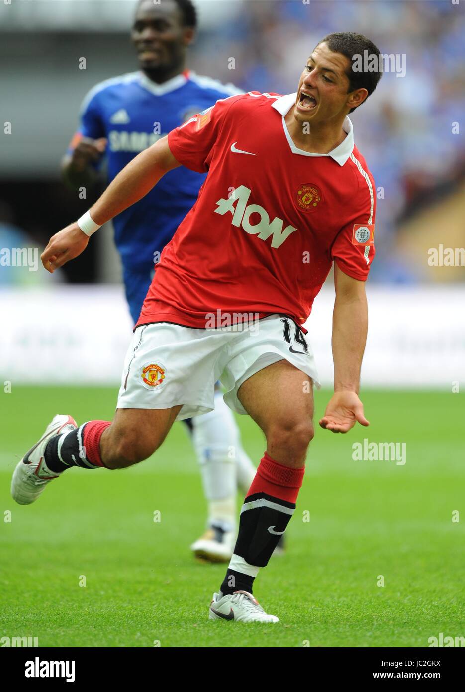 JAVIER HERNANDEZ MANCHESTER UNITED FC WEMBLEY LONDON ENGLAND 08 August ...