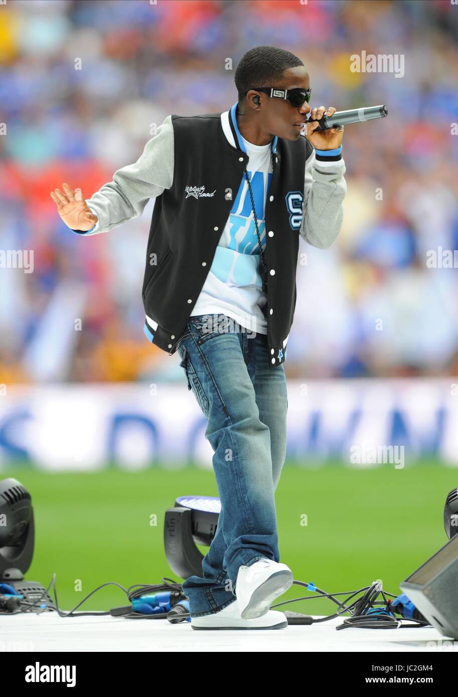 TINCHY STRYDER RAPPER WEMBLEY LONDON ENGLAND 08 August 2010 Stock Photo ...