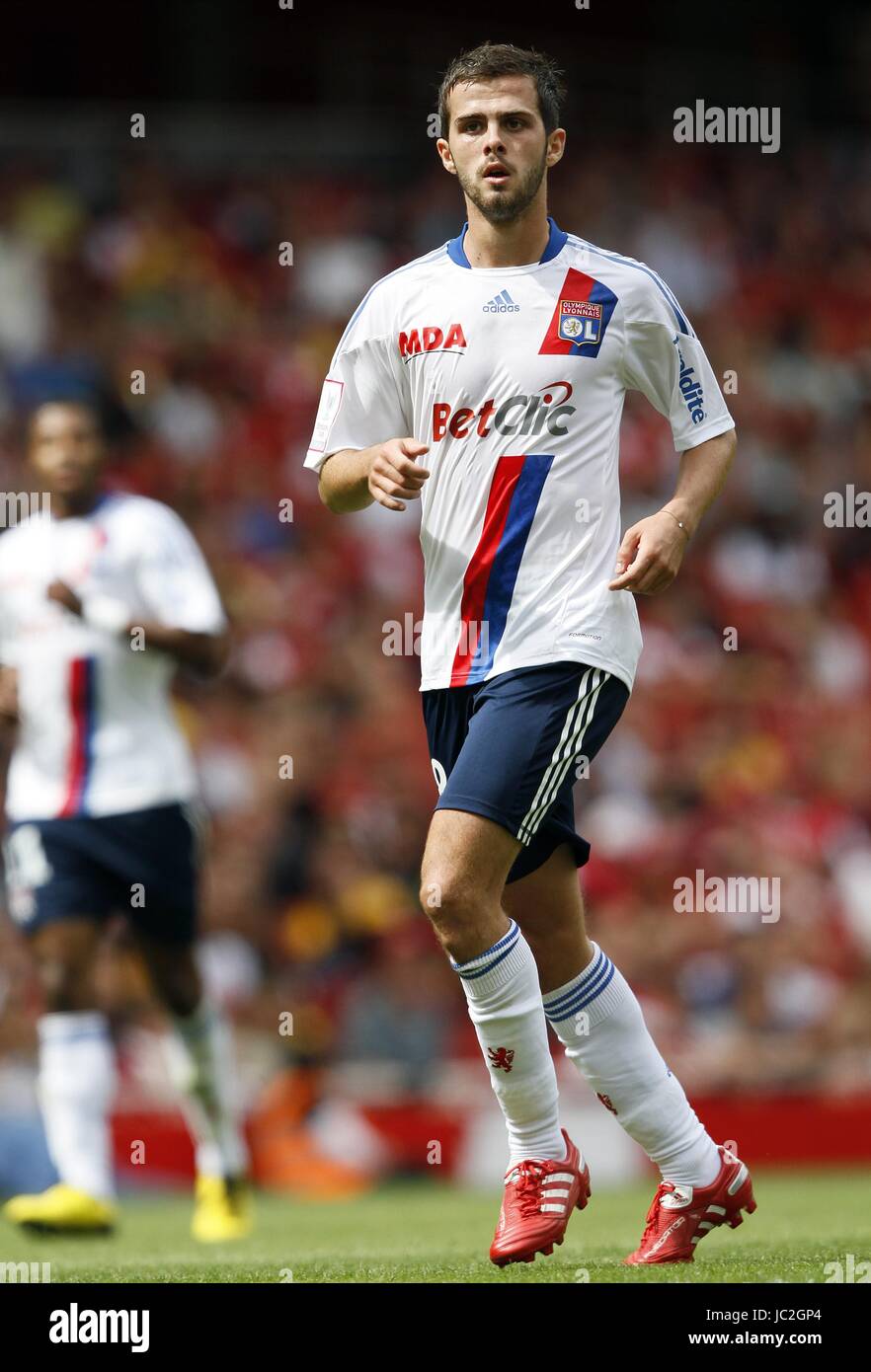 MIRALEM PJANIC OLYMPIQUE LYON OLYMPIQUE LYON EMIRATES STADIUM LONDON ...