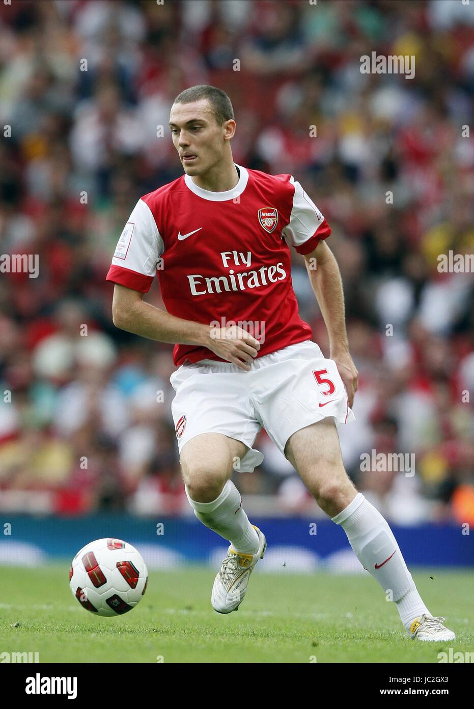 Emirates stadium thomas vermaelen hi-res stock photography and images ...