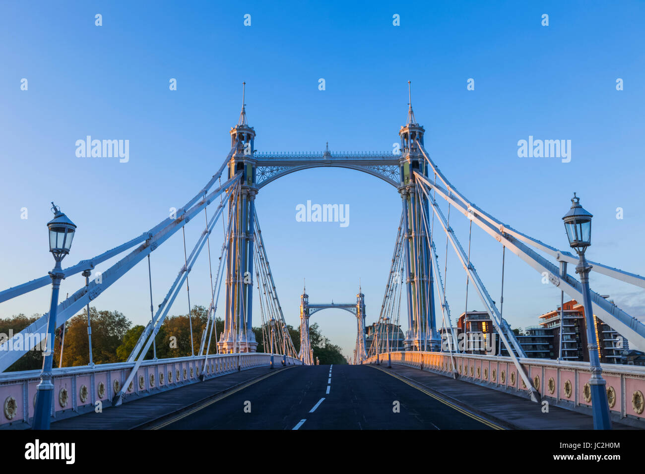 Chelsea river dawn london hi-res stock photography and images - Alamy