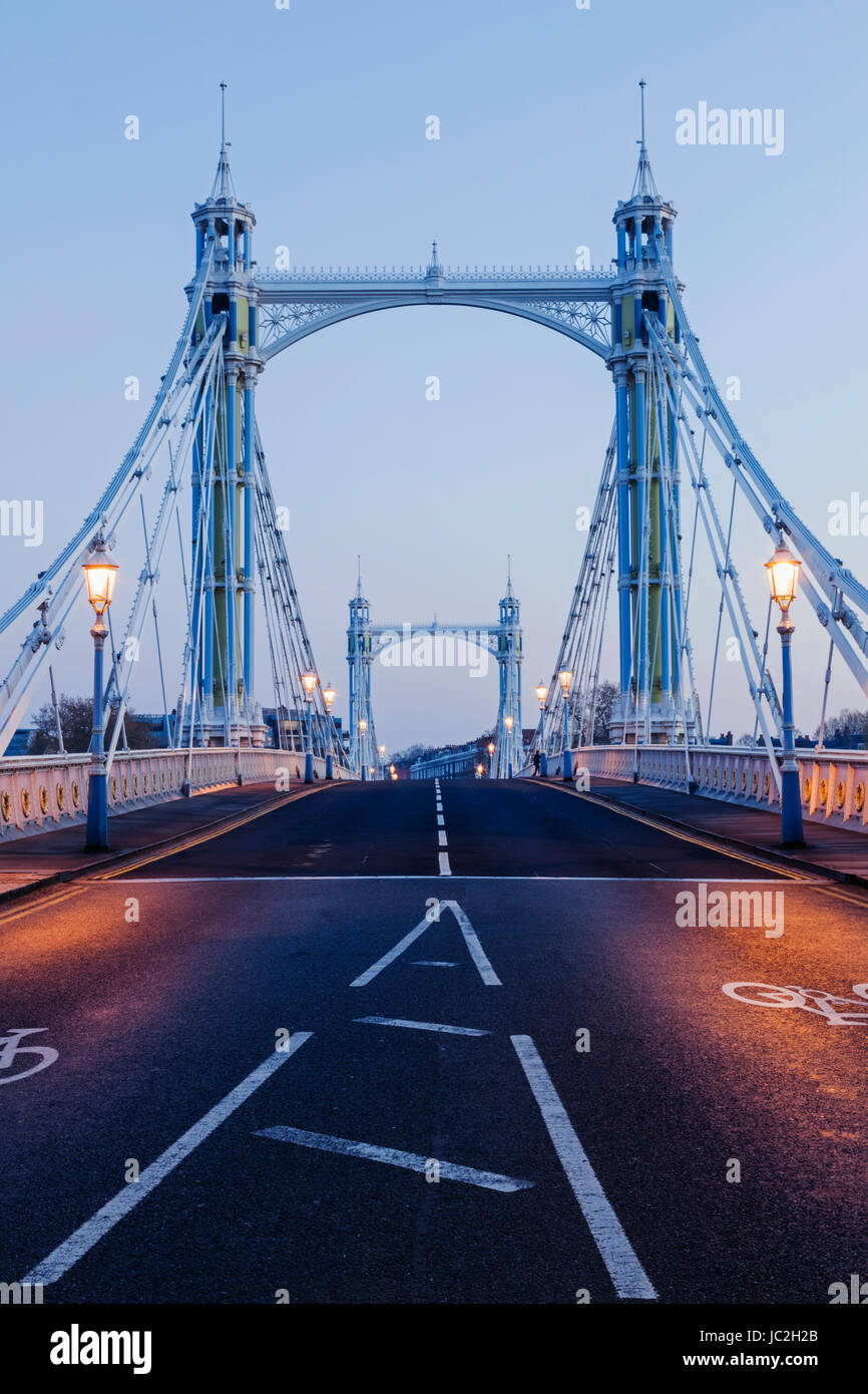Chelsea river dawn london hi-res stock photography and images - Alamy