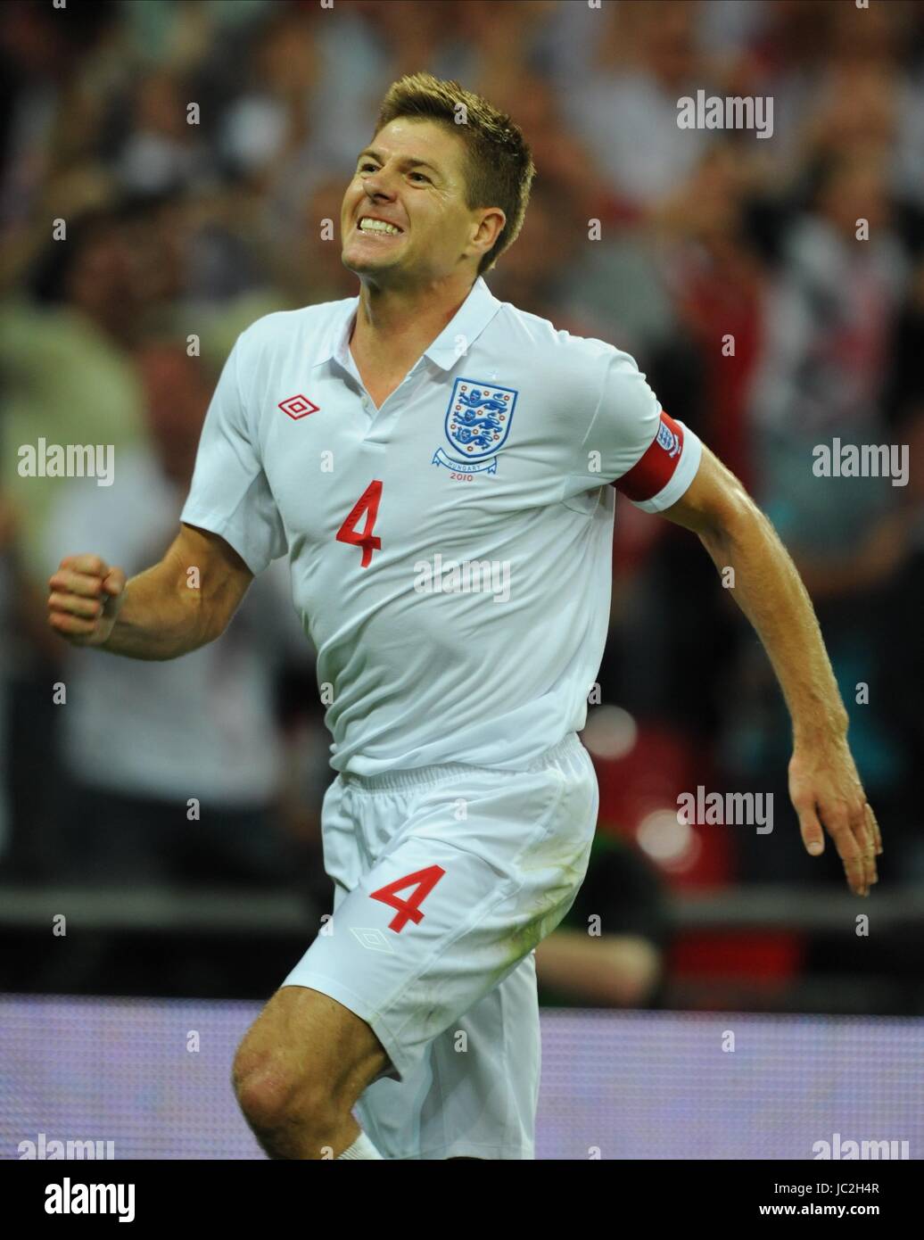 Steven gerrard celebrates hi-res stock photography and images - Alamy