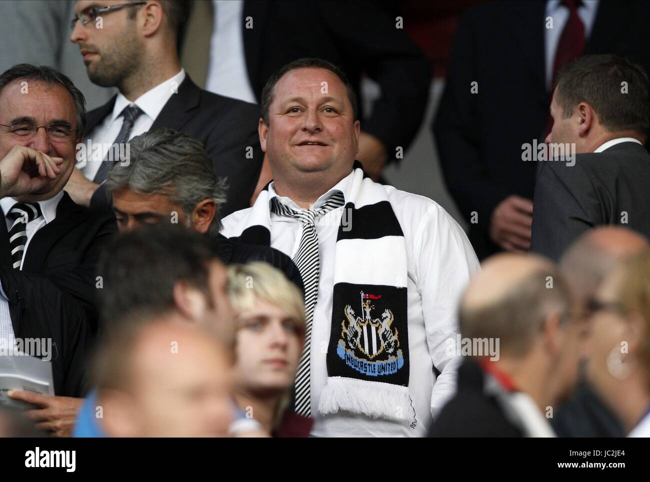 MIKE ASHLEY NEWCASTLE UNITED OWNER OLD TRAFFORD MANCHESTER ENGLAND 16 ...