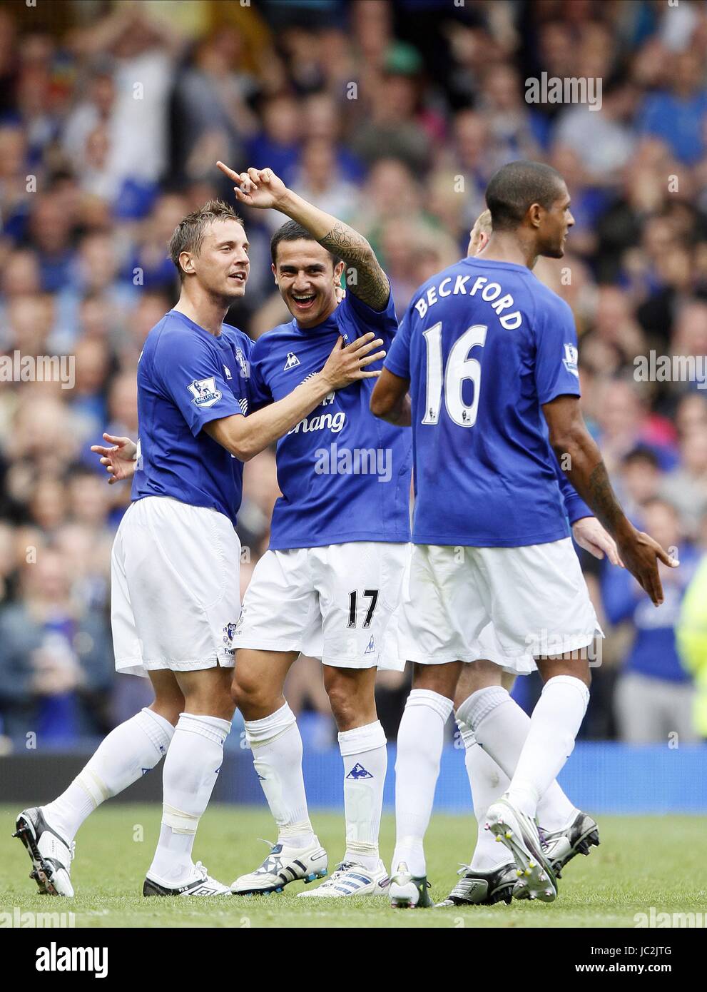 TIM CAHILL CELEBRATES HIS OPEN EVERTON V WOLVES GOODISON PARK LIVERPOOL ...