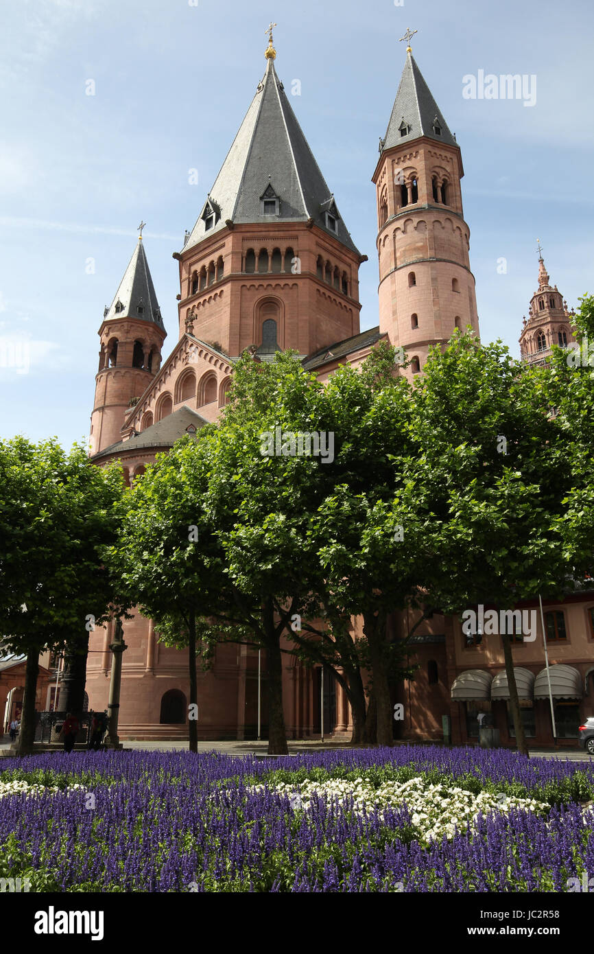 The cathedral in Mainz, Germany . Kaiserdom is a Romanesque imperial ...