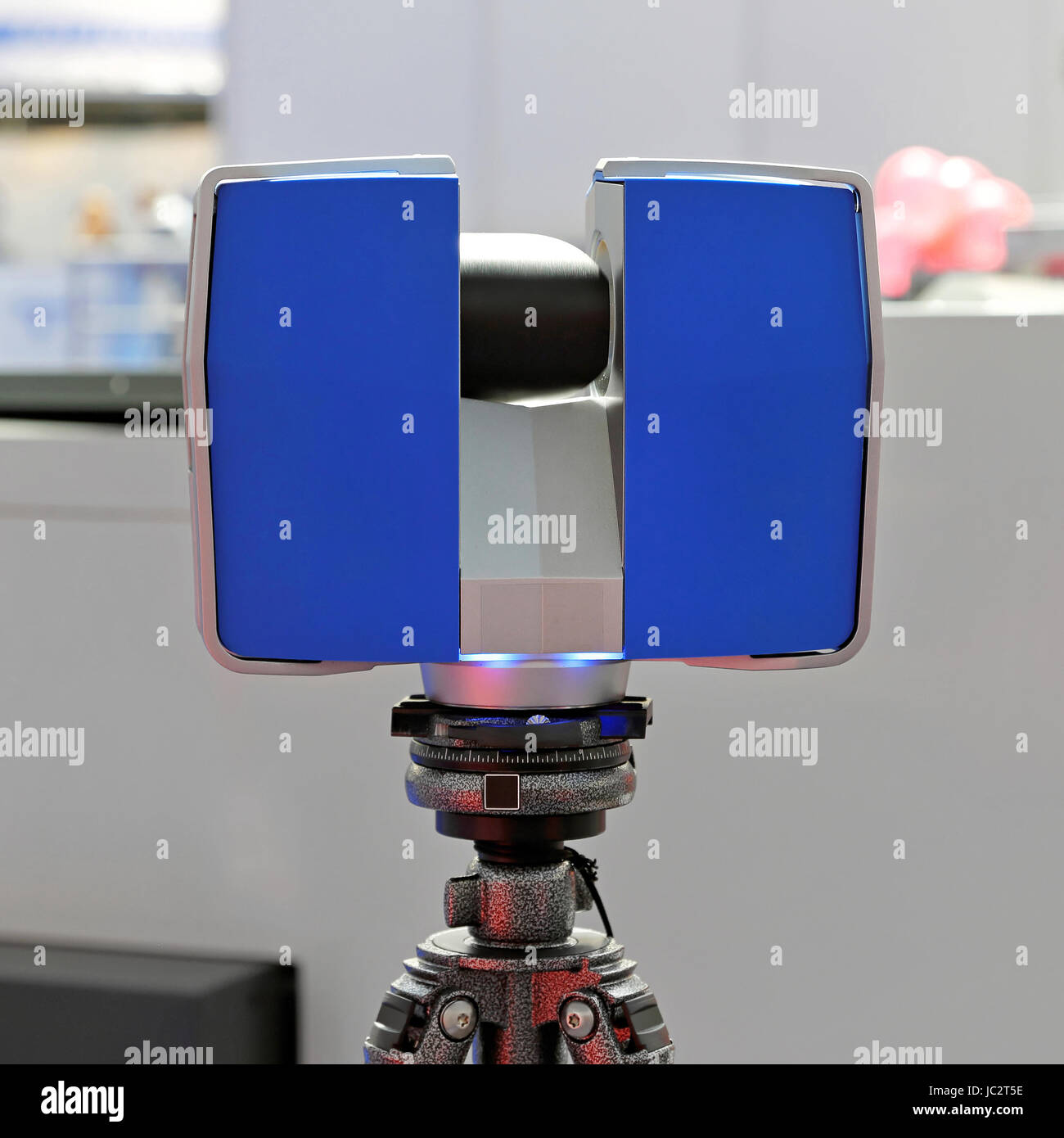 Portable 3d laser scanner at tripod Stock Photo - Alamy