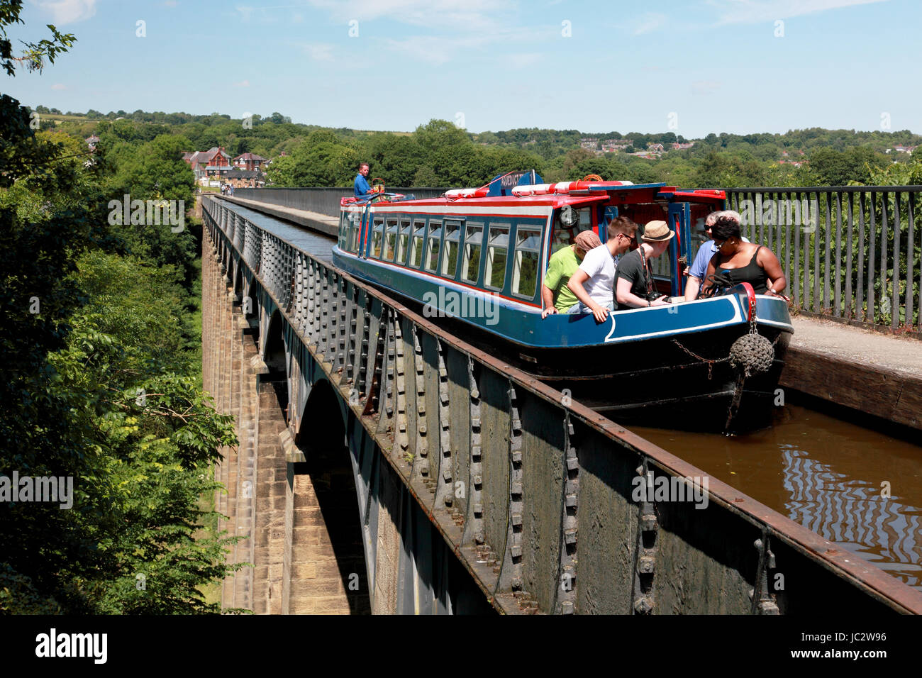 Pontcysyllte Aqueduct which carries the Llangollen Canal over the river ...