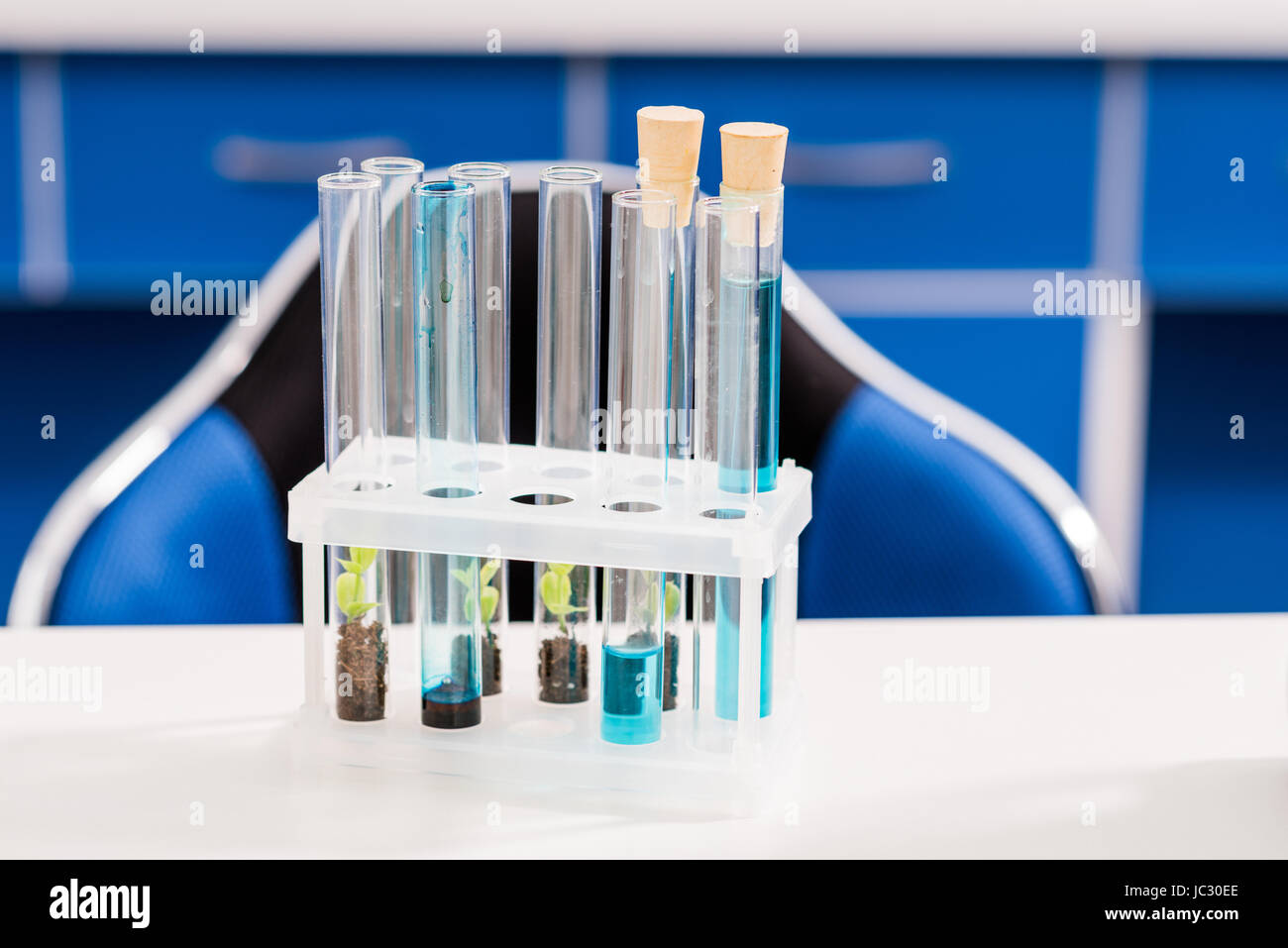 Empty laboratory glassware hi-res stock photography and images - Alamy