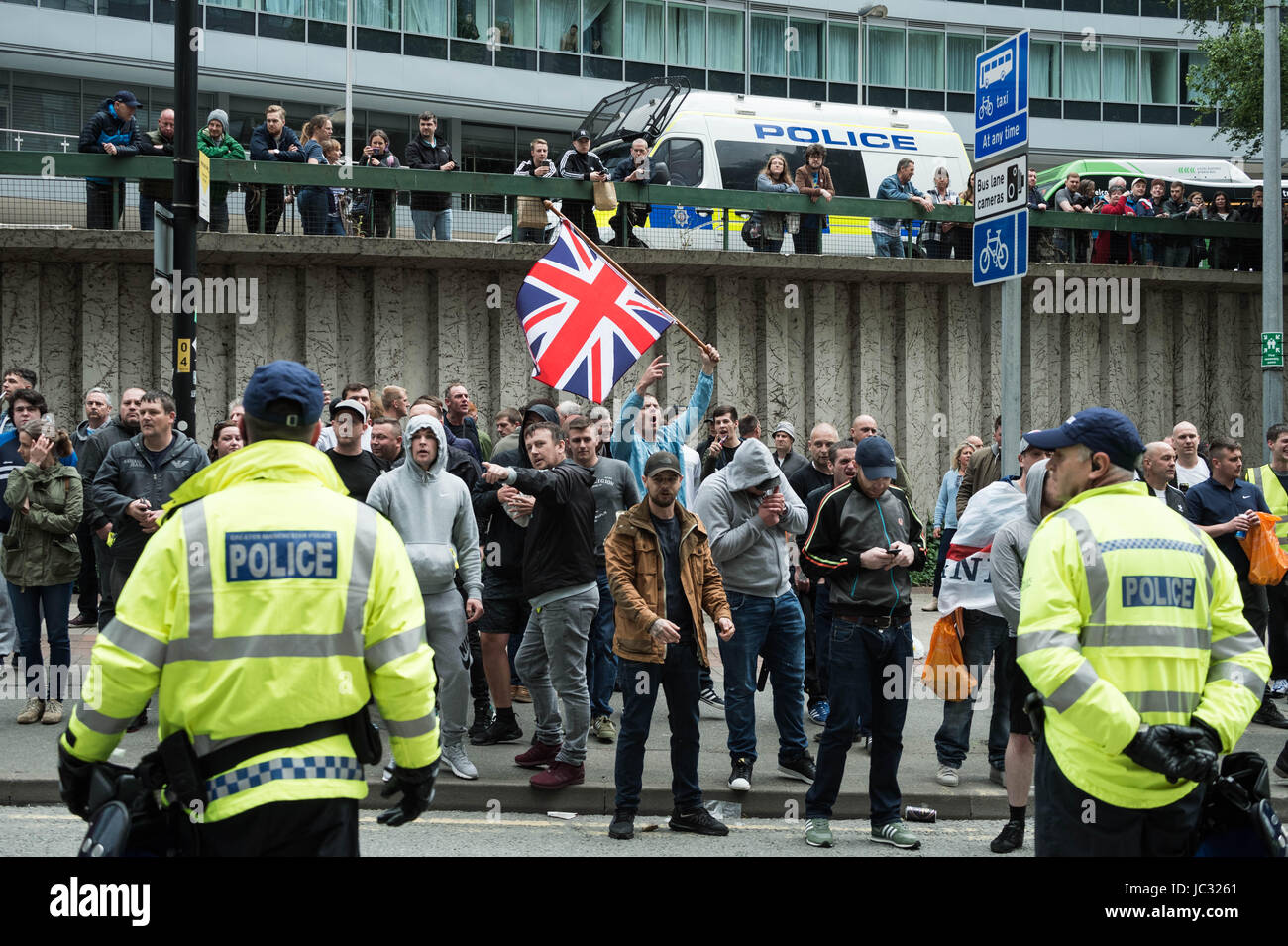 About 1,000 attend right-wing ‘Unite Against Hate' anti-Islamic march ...