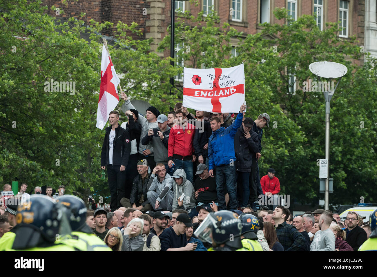 About 1,000 attend right-wing ‘Unite Against Hate' anti-Islamic march ...