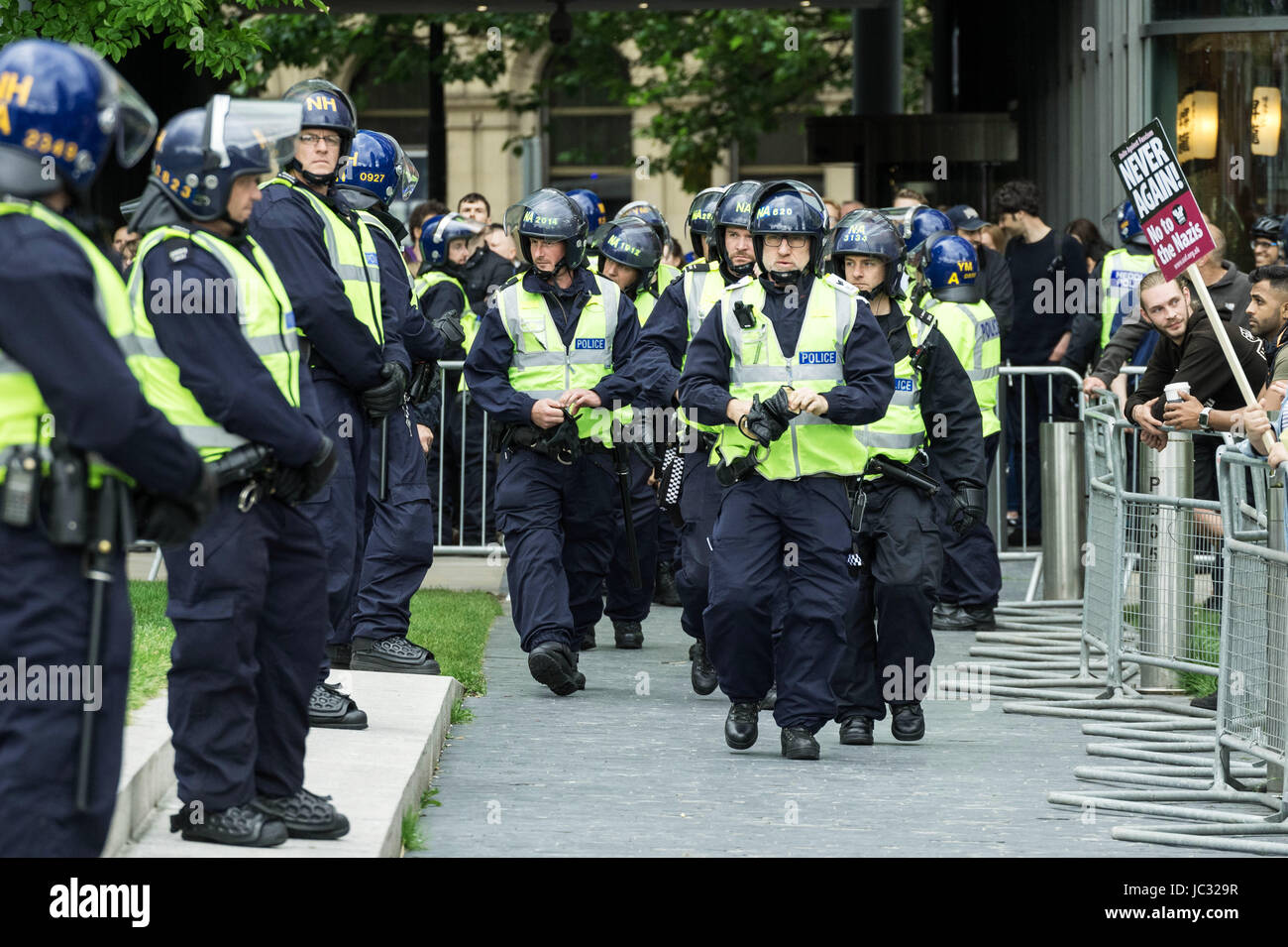 About 1,000 attend right-wing ‘Unite Against Hate' anti-Islamic march ...