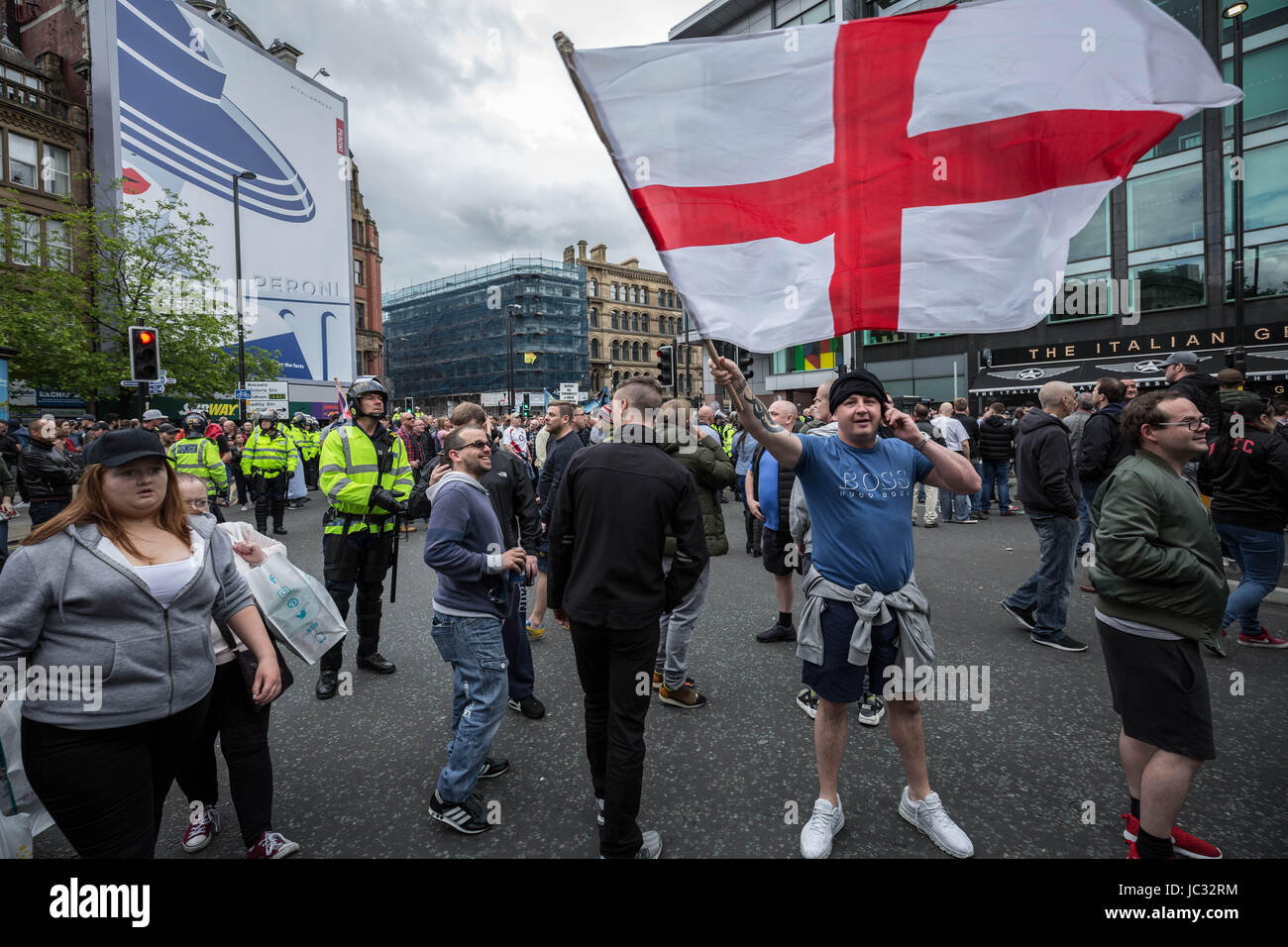 About 1,000 attend right-wing ‘Unite Against Hate' anti-Islamic march ...
