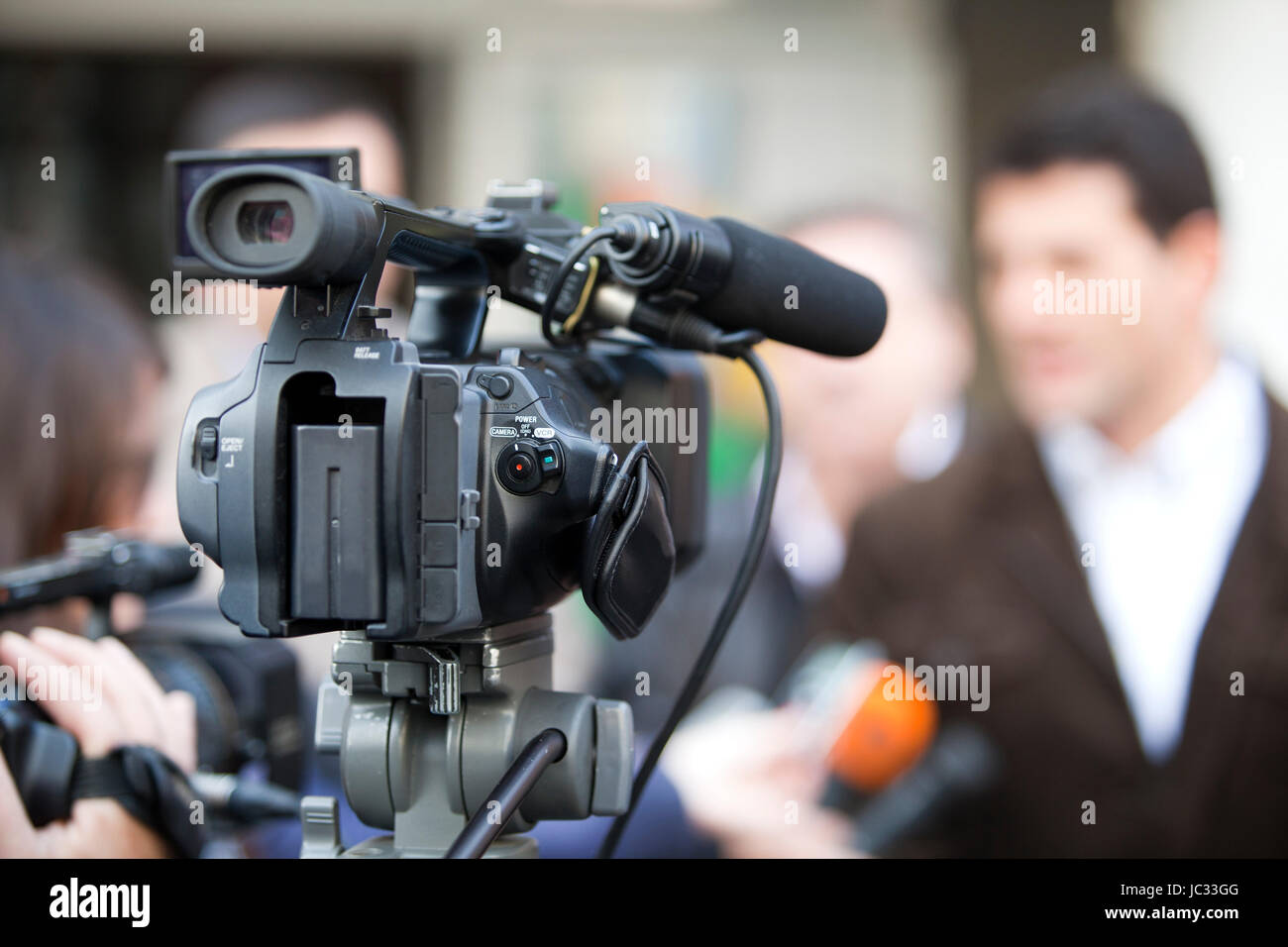 video camera cameraman Stock Photo - Alamy