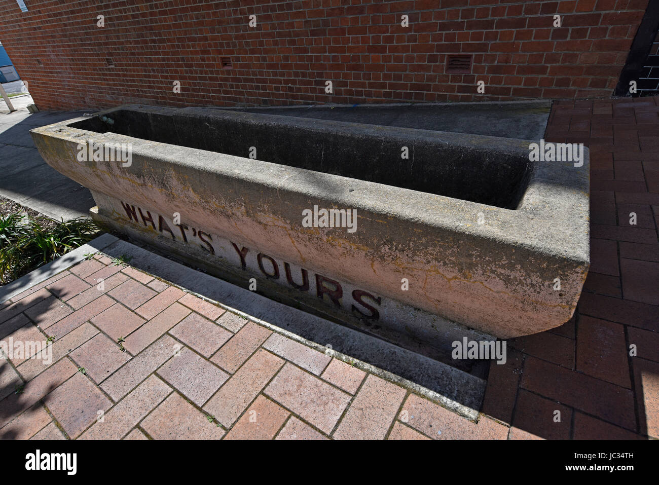 Horse trough pub hi-res stock photography and images - Alamy