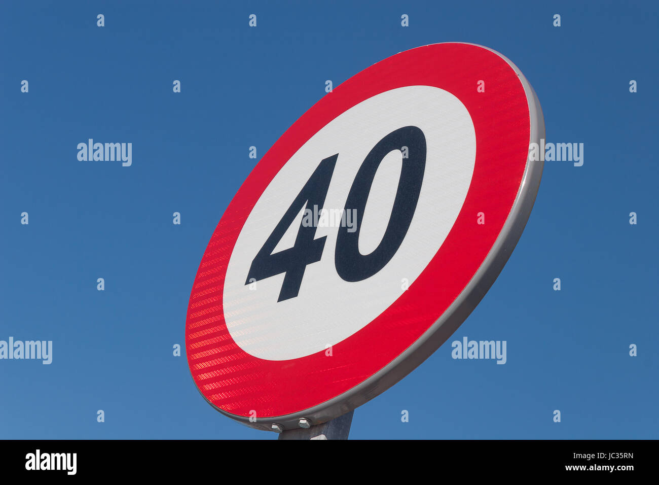 European Speed limit sign 40 km per hour Stock Photo - Alamy