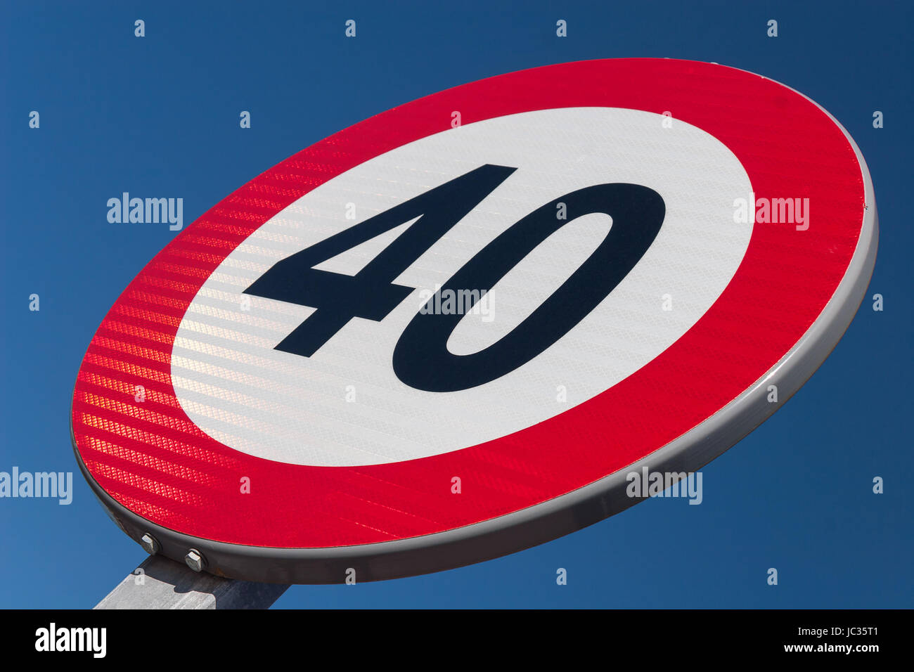 European Speed limit sign 40 km per hour Stock Photo - Alamy