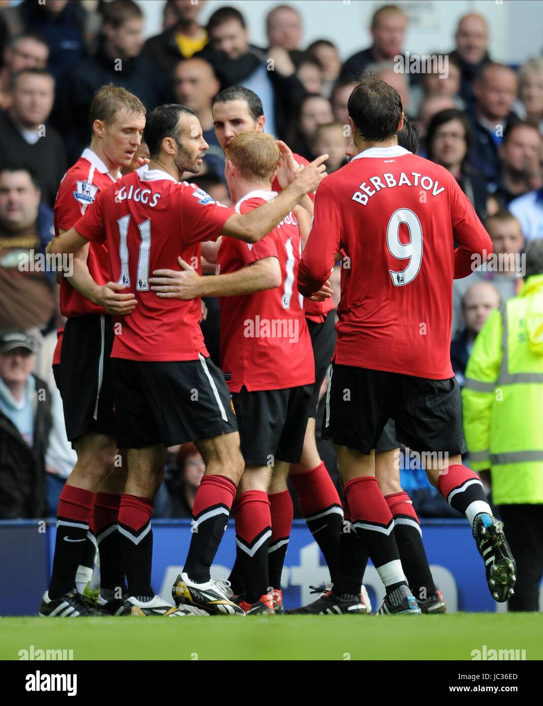 DARREN FLETCHER CELEBRATES GOA EVERTON V MANCHESTER UNITED GOODISON ...