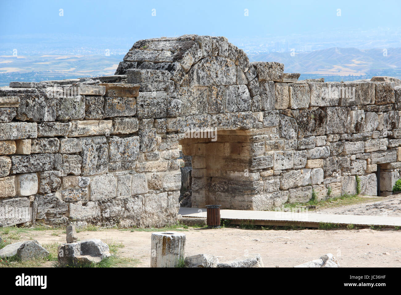 Antique gate hi-res stock photography and images - Alamy