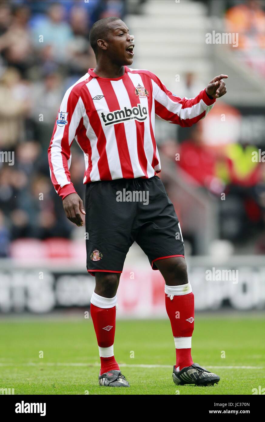 TITUS BRAMBLE SUNDERLAND FC SUNDERLAND FC JJB STADIUM WIGAN ENGLAND 11 ...