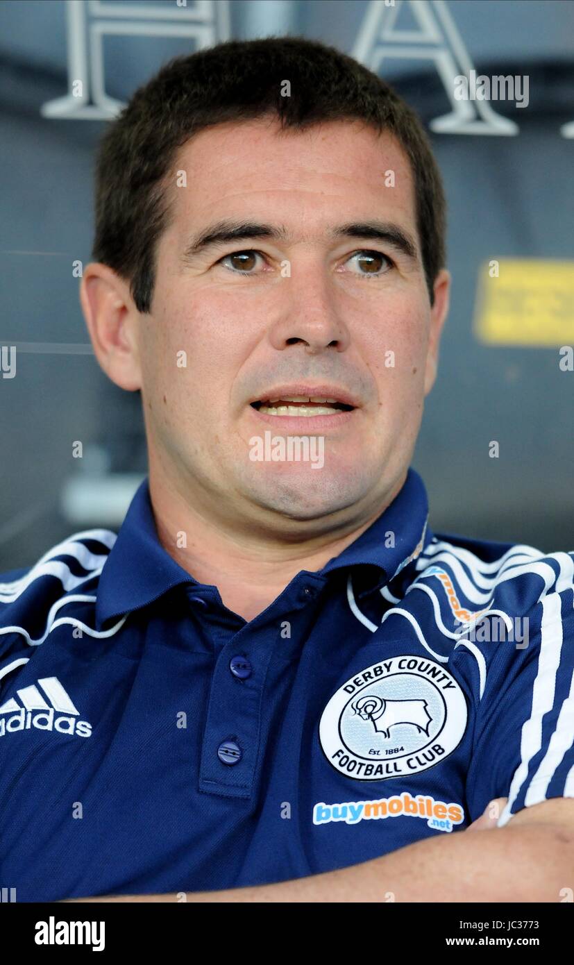 NIGEL CLOUGH DERBY COUNTY MANAGER DERBY COUNTY MANAGER KC STADIUM HULL ...