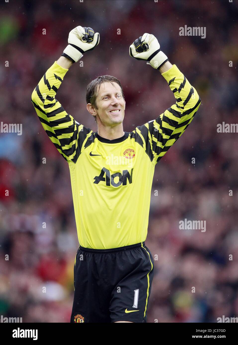 EDWIN VAN DER SAR CELEBRATES MANCHESTER UNITED V LIVERPOOL OLD TRAFFORD ...