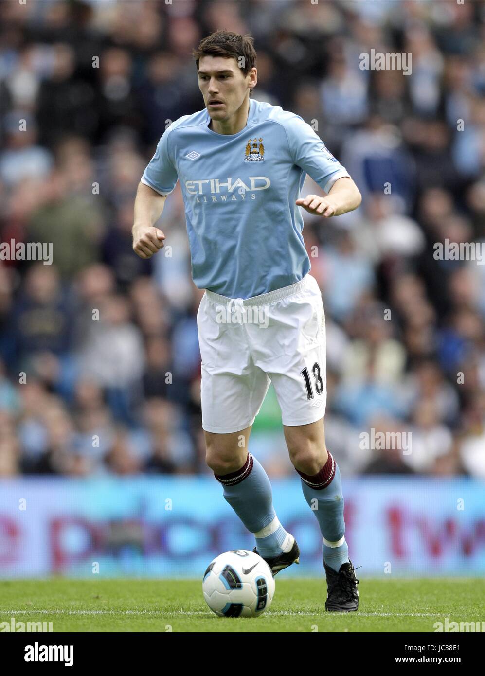 GARETH BARRY MANCHESTER CITY FC EASTLANDS CITY OF MANCHESTER ST ...