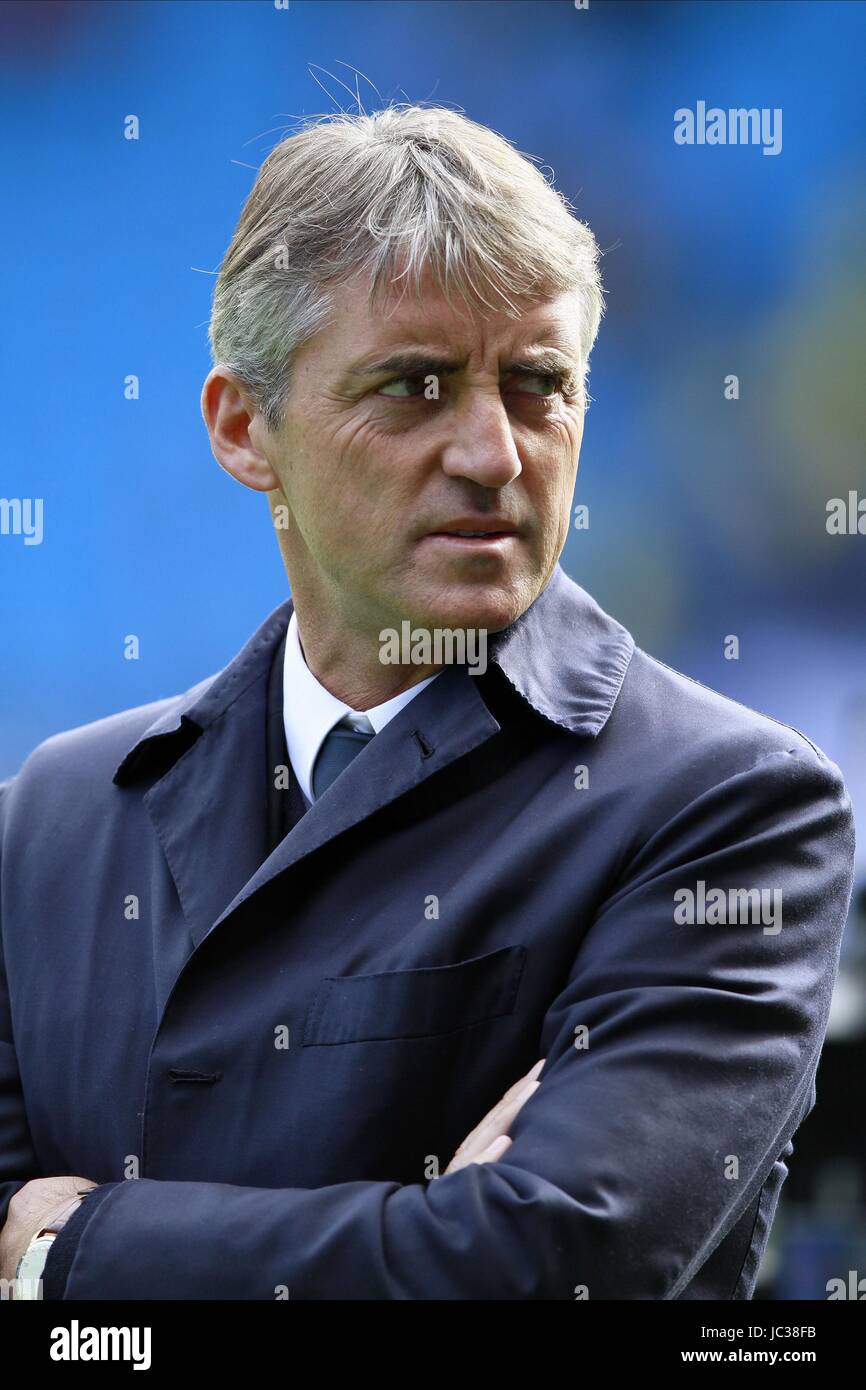 Roberto mancini manchester city manager hi-res stock photography and ...