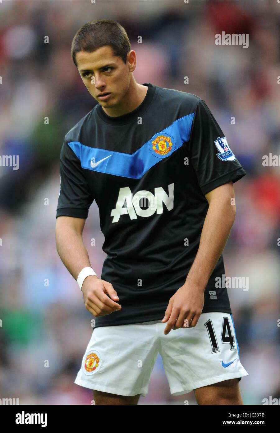 JAVIER HERNANDEZ MANCHESTER UNITED FC MANCHESTER UNITED FC STADIUM OF ...