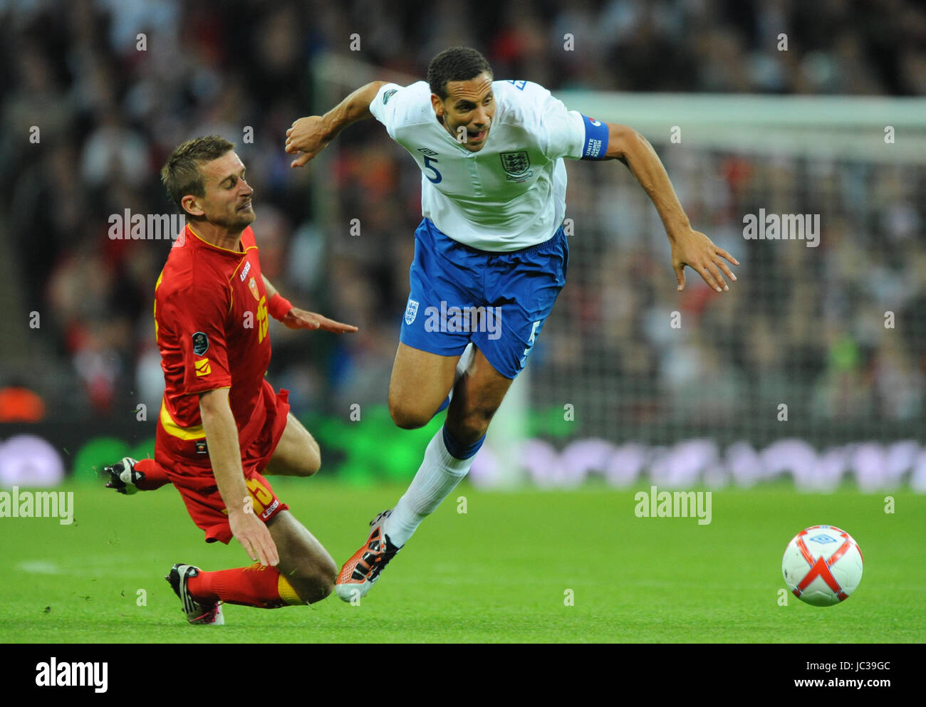 Rio ferdinand england 2010 hi-res stock photography and images - Alamy