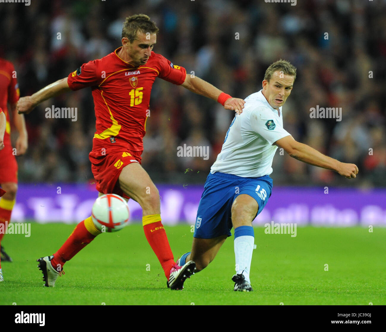 MILORAD PEKOVIC & KEVIN DAVIES ENGLAND V MONTENEGRO WEMBLEY STADIUM ...