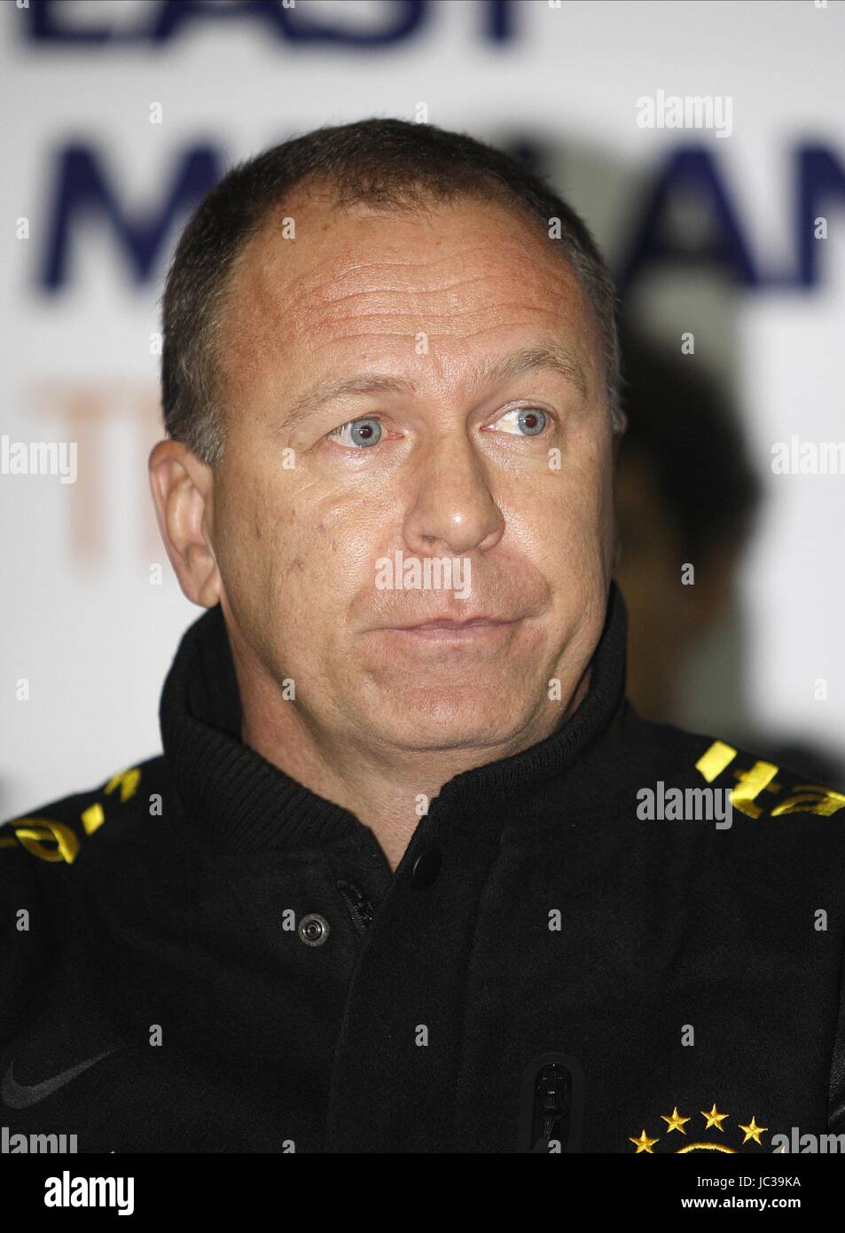 LUIS MENEZES BRAZIL FOOTBALL MANAGER BRAZIL FOOTBALL MANAGER PRIDE PARK ...