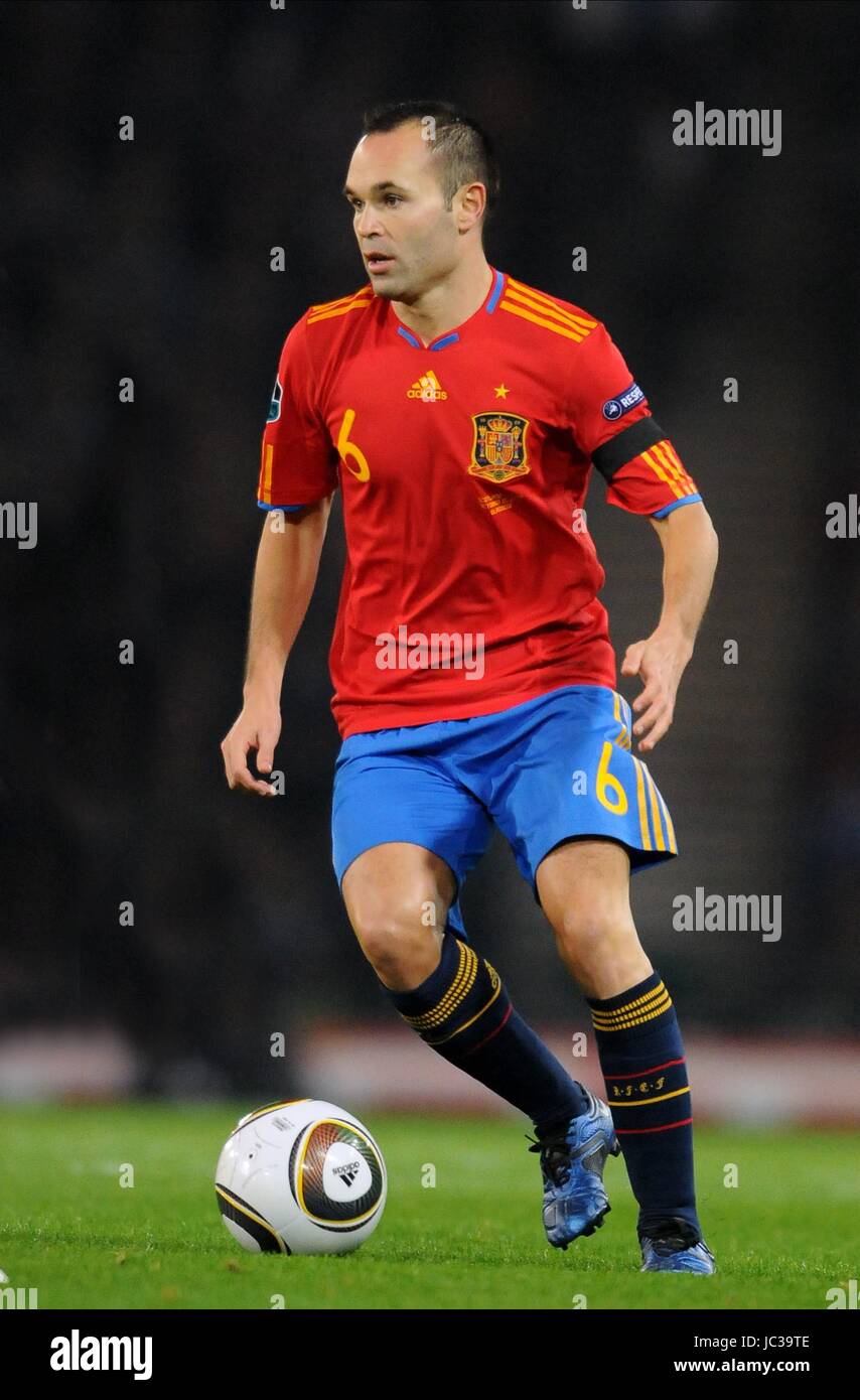 ANDRES INIESTA SPAIN FC BARCELONA SPAIN & FC BARCELONA HAMPDEN PARK ...