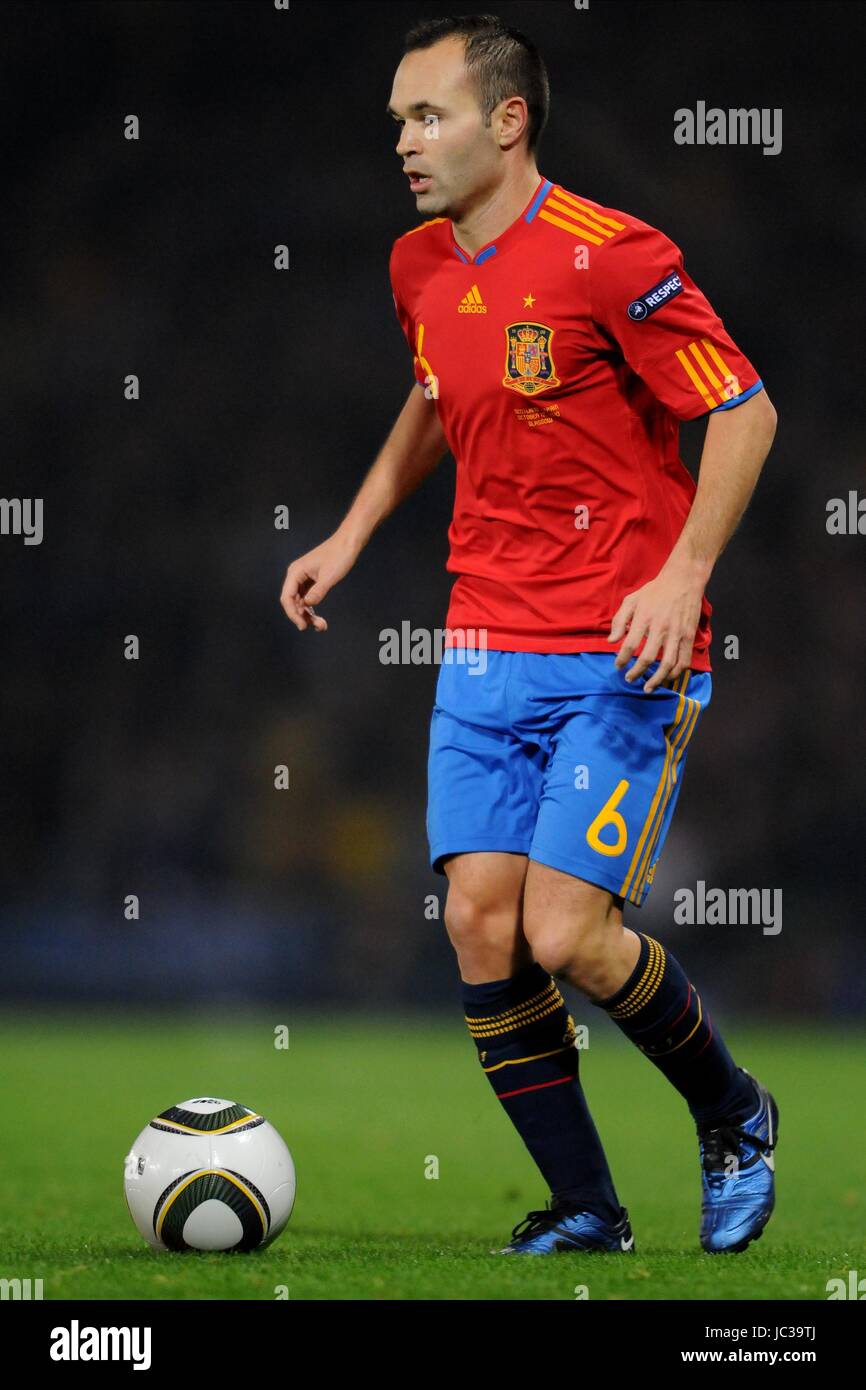 ANDRES INIESTA SPAIN FC BARCELONA SPAIN & FC BARCELONA HAMPDEN PARK ...