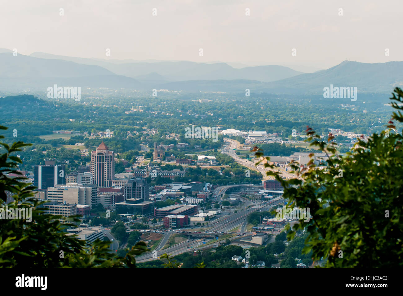 roanoke virginia city skyline Stock Photo - Alamy