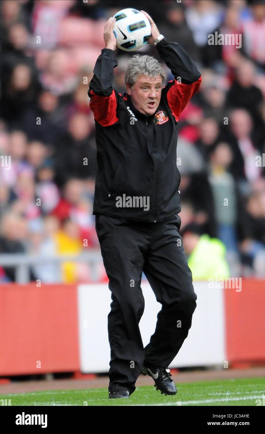 STEVE BRUCE SUNDERLAND MANAGER STADIUM OF LIGHT SUNDERLAND ENGLAND 23 ...