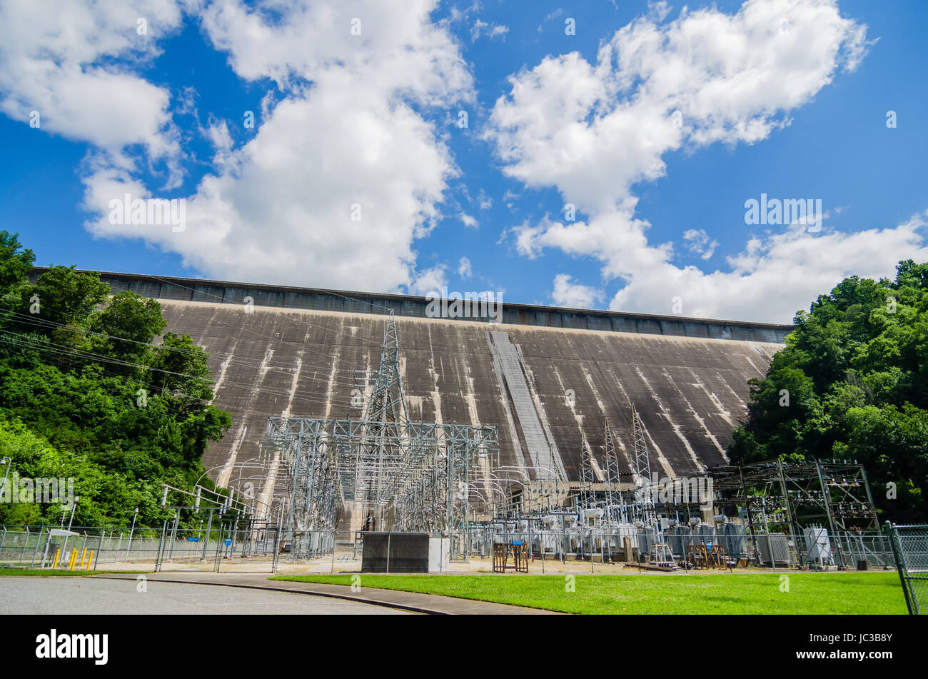 Fontana lake dam hi-res stock photography and images - Alamy