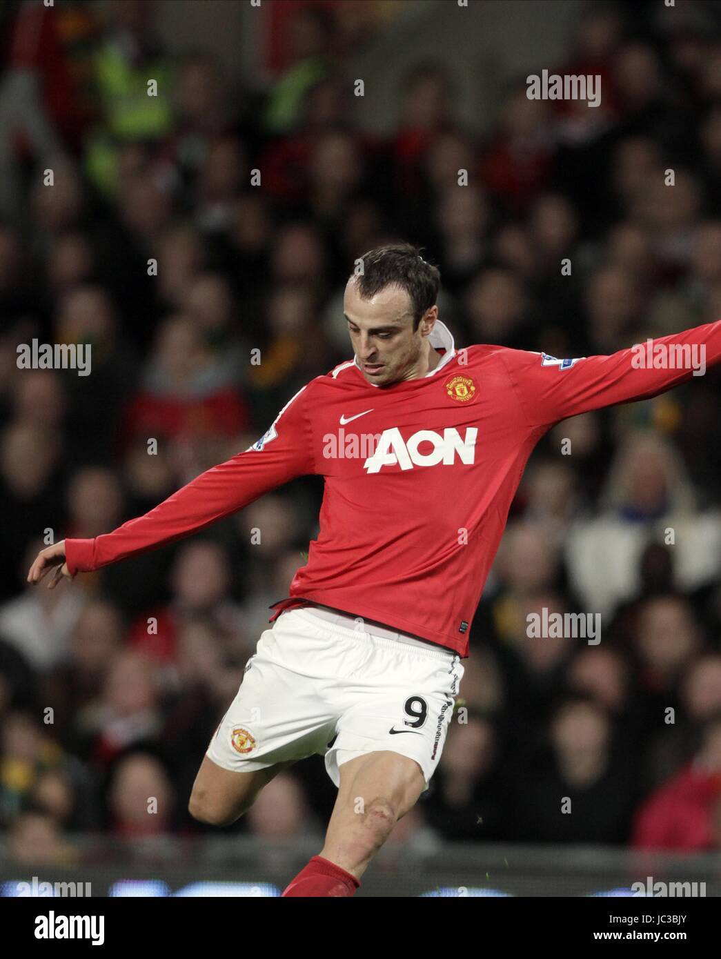 DIMITAR BERBATOV MANCHESTER UNITED FC MANCHESTER UNITED FC OLD TRAFFORD ...