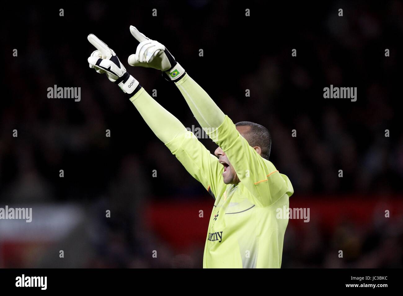 HEURELHO GOMES TOTTENHAM HOTSPUR FC TOTTENHAM HOTSPUR FC OLD TRAFFORD ...