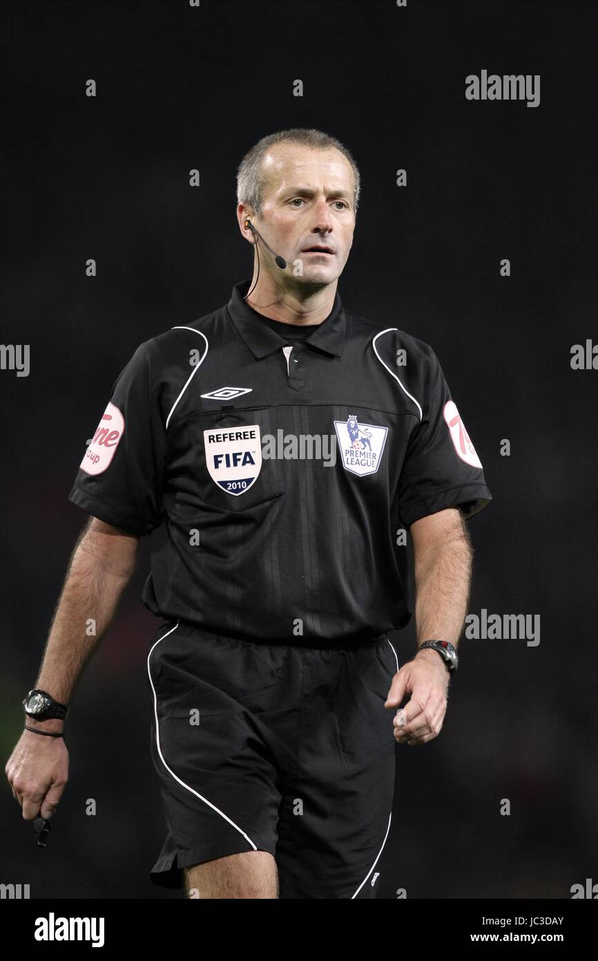 MARTIN ATKINSON PREMIERSHIP REFEREE OLD TRAFFORD MANCHESTER ENGLAND 20 ...