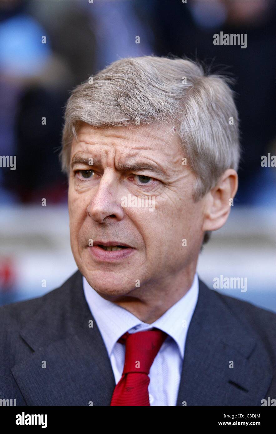 Arsenal fc football team hi-res stock photography and images - Alamy