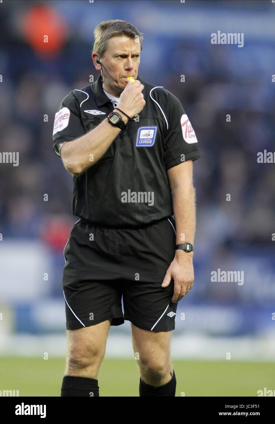 Referee anthony bates hi-res stock photography and images - Alamy