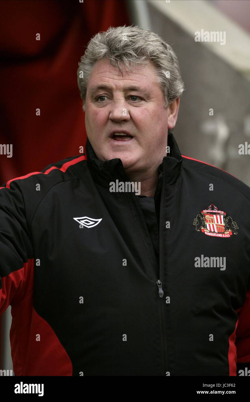 STEVE BRUCE SUNDERLAND FC MANAGER SUNDERLAND FC MANAGER STADIUM OF ...