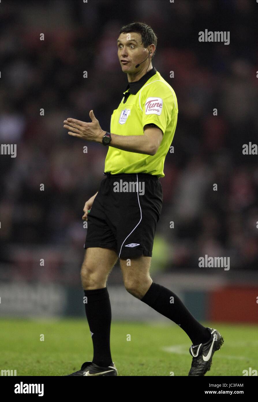ANDRE MARRINER PREMIERSHIP REFEREE PREMIERSHIP REFEREE STADIUM OF LIGHT ...